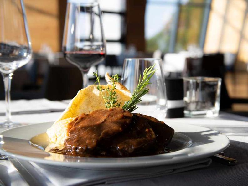 Brasato di Manzo al vino Rosso - La ricetta - Cosa fare in Ticino